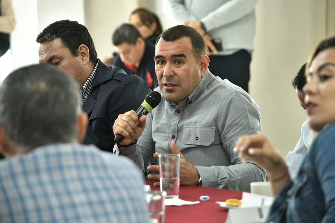 Postura de diputados de Morena da esperanza a ayuntamientos: Agustín ...